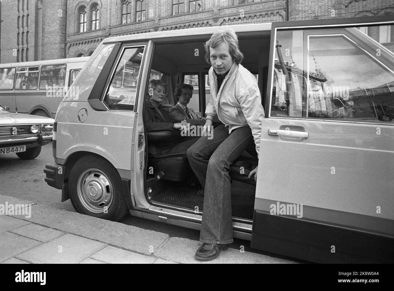 Oddvar walle jensenntb ntb fashion cars taxis men hi-res stock ... Oddvar walle jensenntb ntb fashion cars taxis men hi-res stock ...