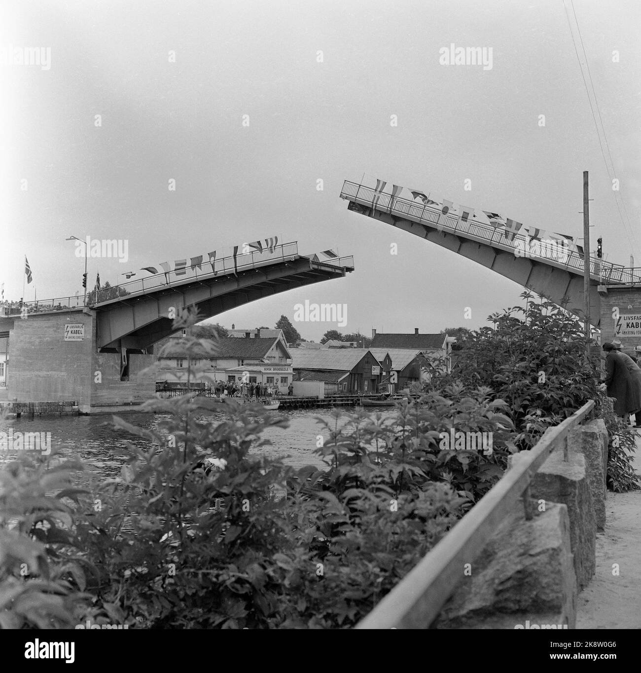 Knobelauch ntb ntb bridge opening ceremonies flag hi-res stock ...