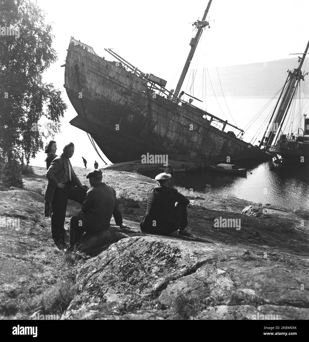 Per svensson ntb ntb spectators military vessels men boat wreck hi-res ... Per svensson ntb ntb spectators military vessels men boat wreck hi-res ...