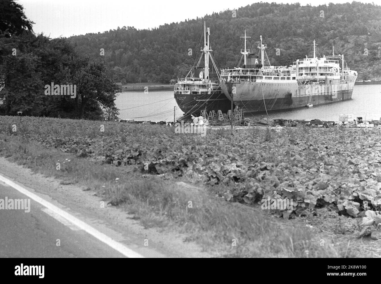 Per ervik current ntb boats special whaling hi-res stock photography ...