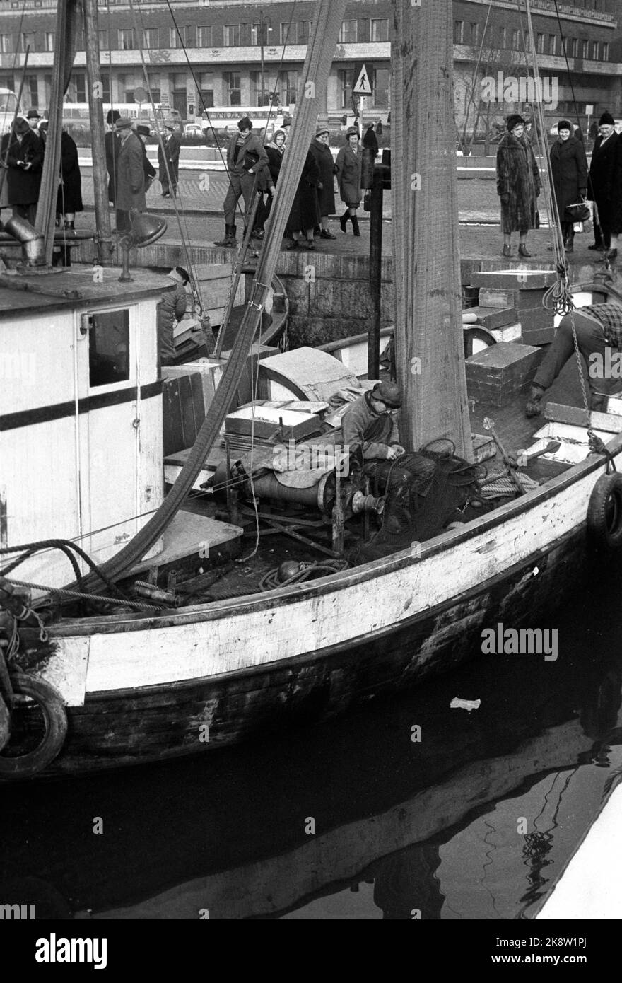 Henrik laurvik ntb fishing downtown trade harbors fishing hi-res stock ...