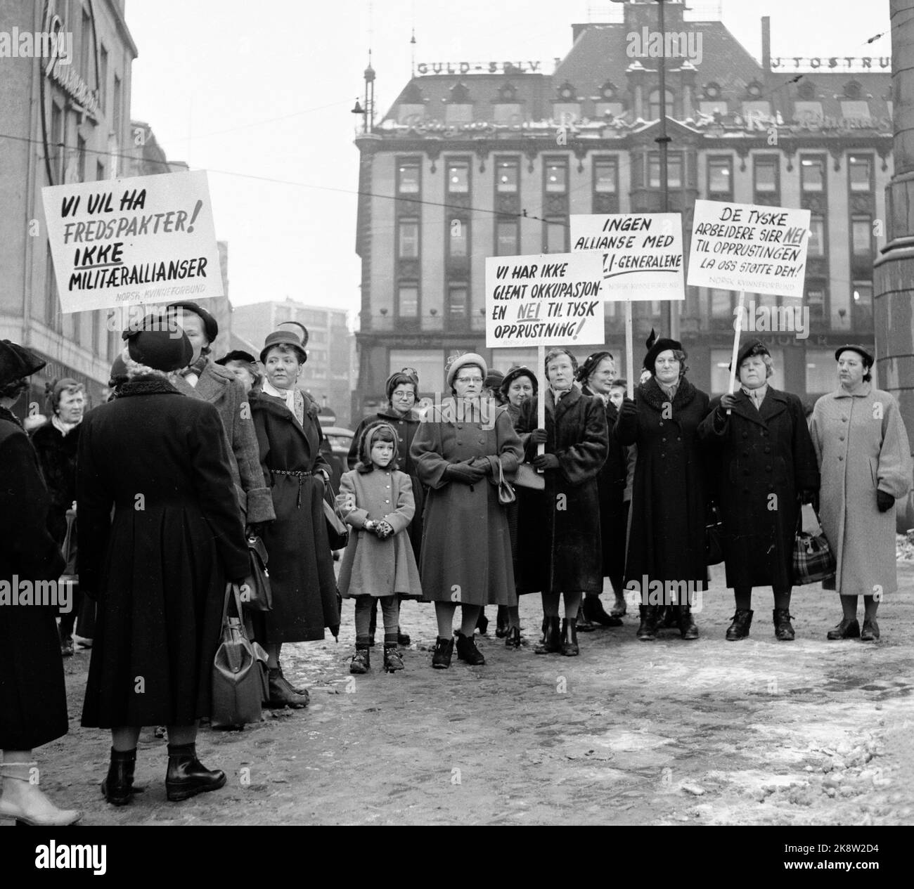 Ntb ntb demonstrations women posters hi-res stock photography and ...