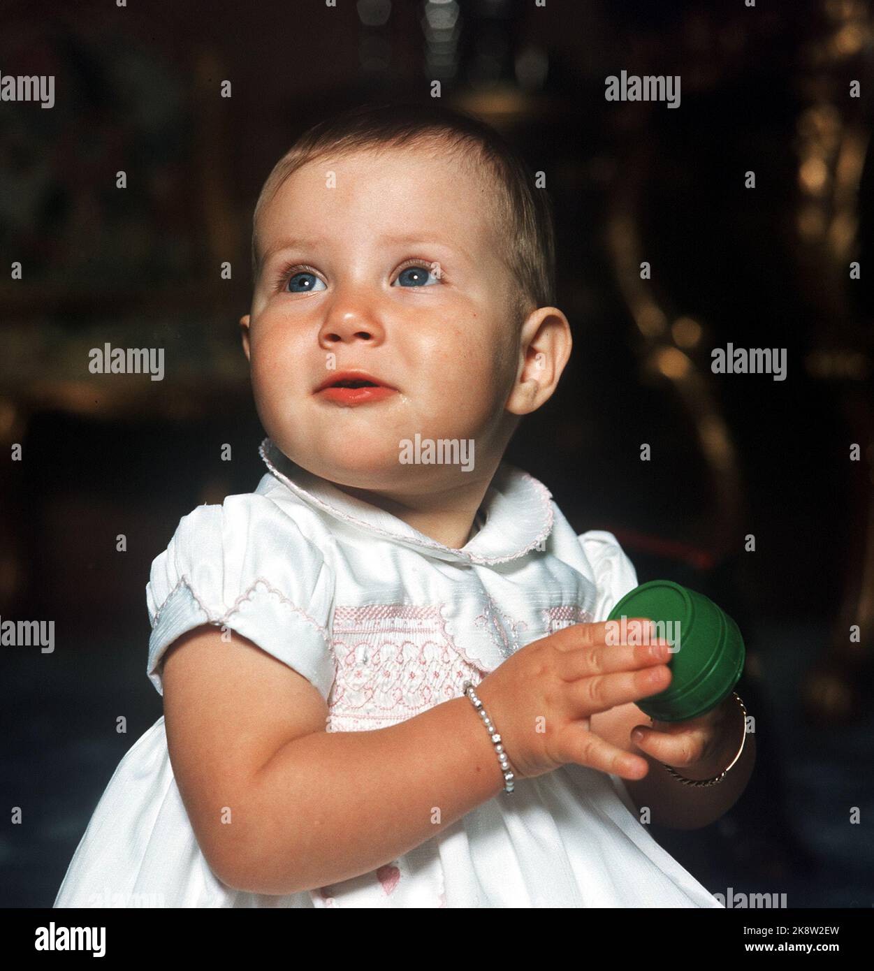 Little princess in white dress hi-res stock photography and images - Alamy