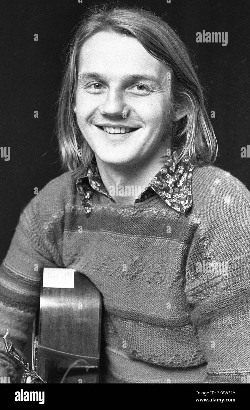 1977 singer singer finn kalvik photo hi-res stock photography and images - Alamy
