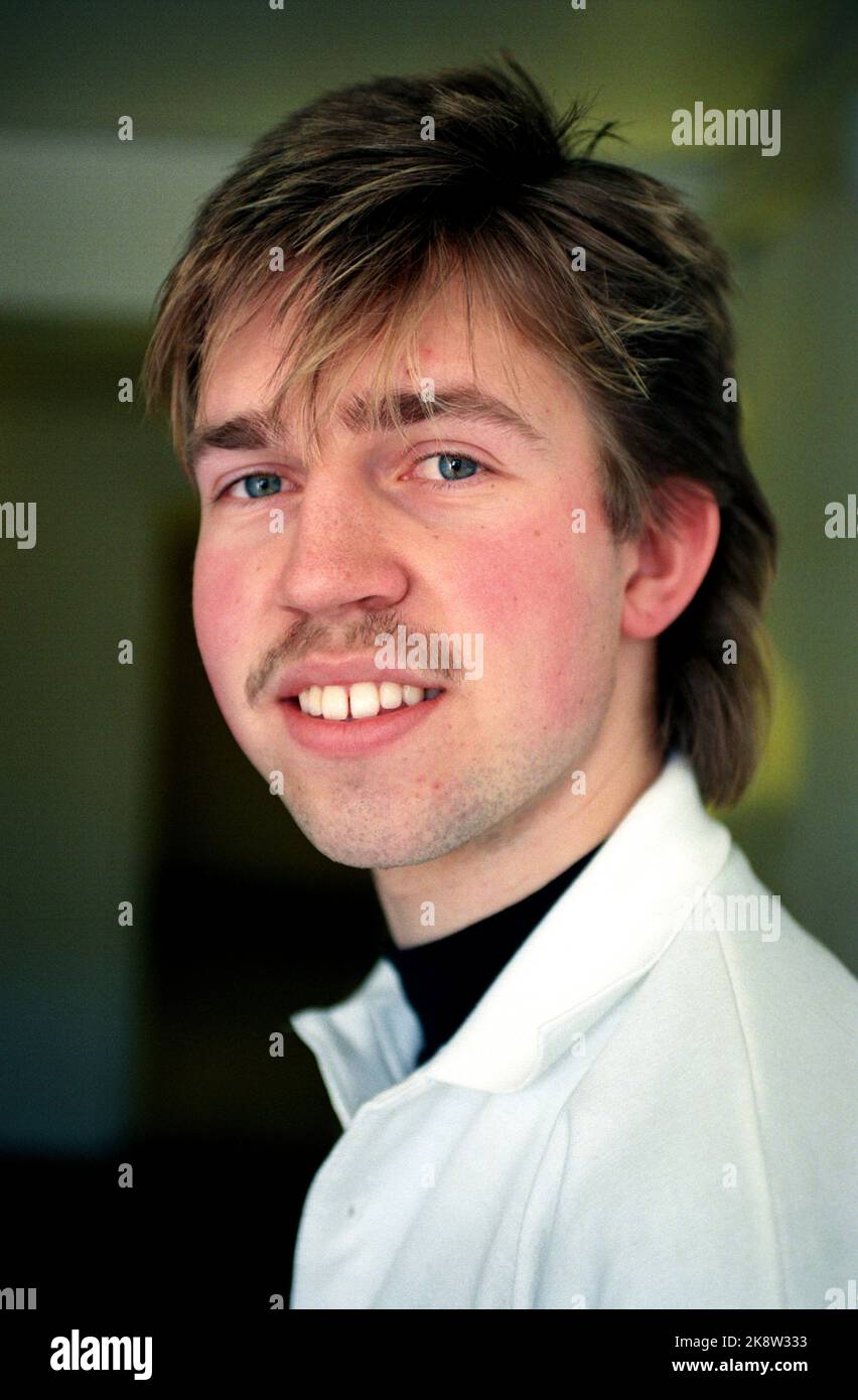 Oslo 19900313 portrait of pianist leif ove andsnes photo hi-res stock ...