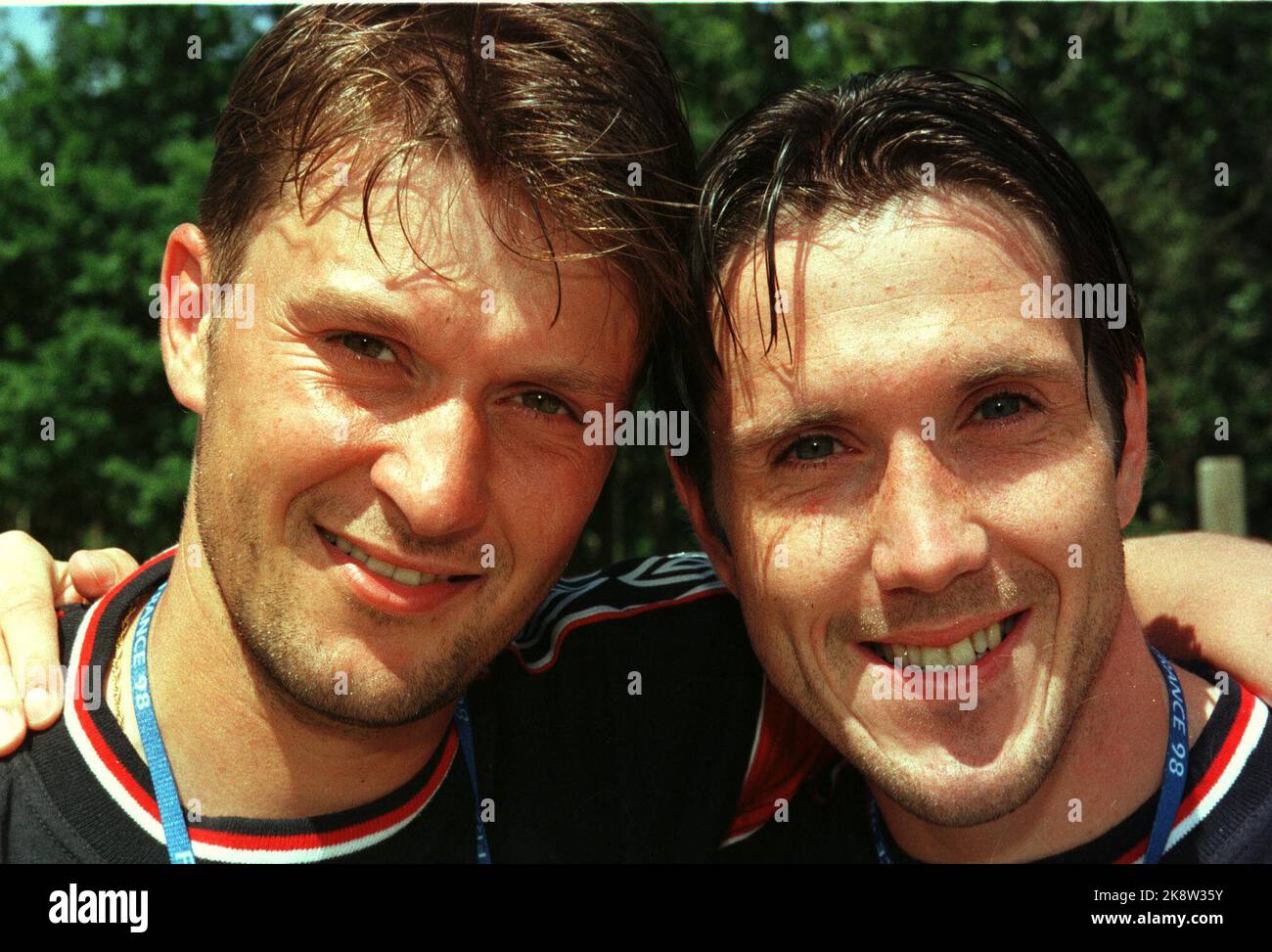 Roar Strand (TV) and Øyvind Leonhardsen photographed after training ...
