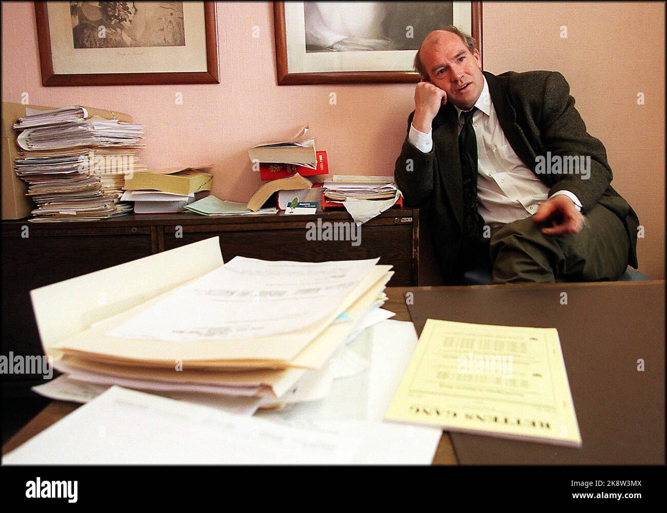 As a assistant attorney, it is Petter Bjørk's task to help Inger-Lise ...