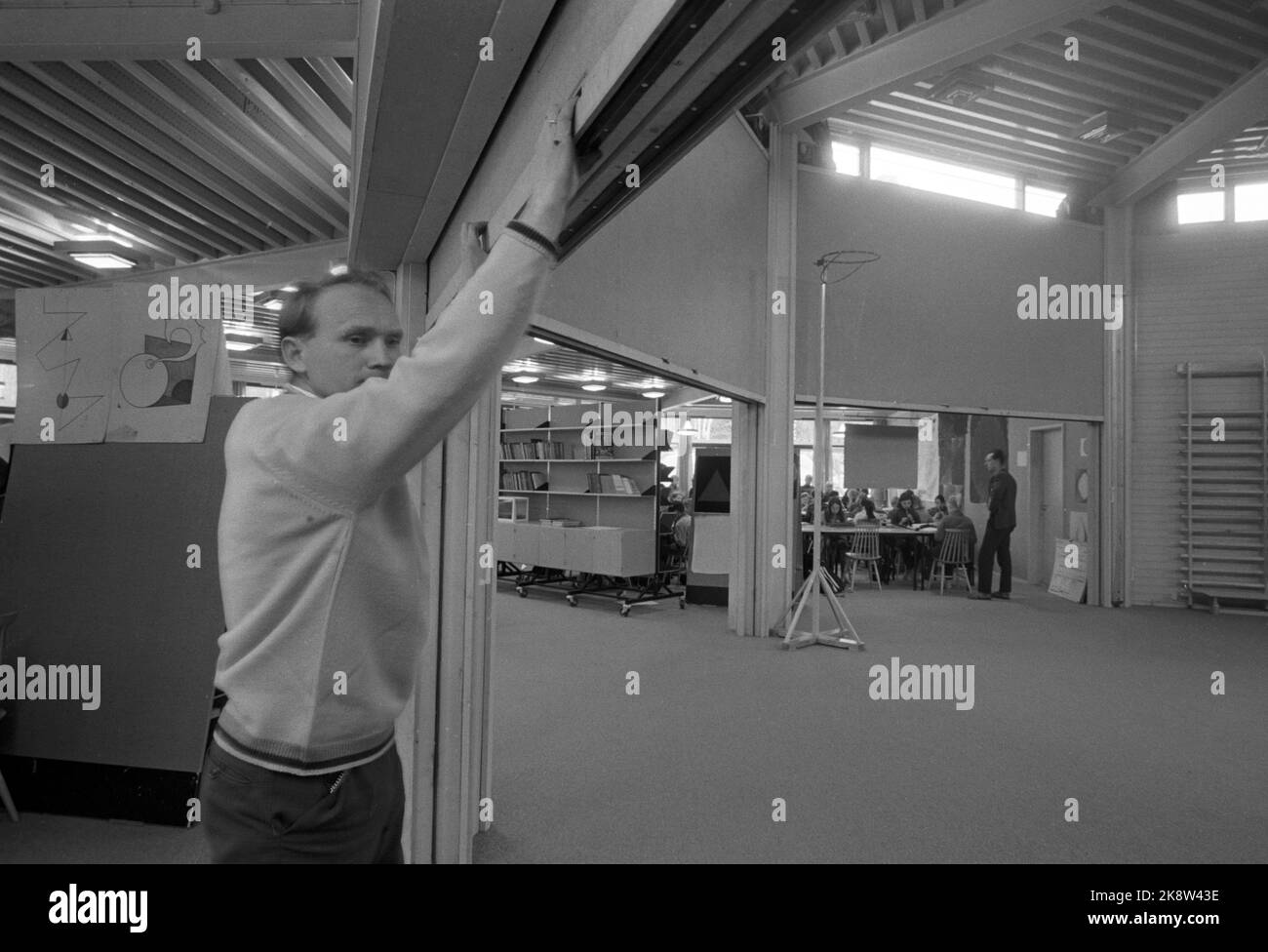 Hvaler 19691206 The Eight Edge of Hvaler The school was designed by Ole ...