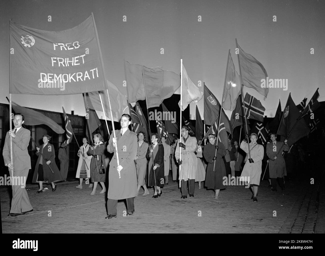 Parliament square peace campaign Black and White Stock Photos & Images ...