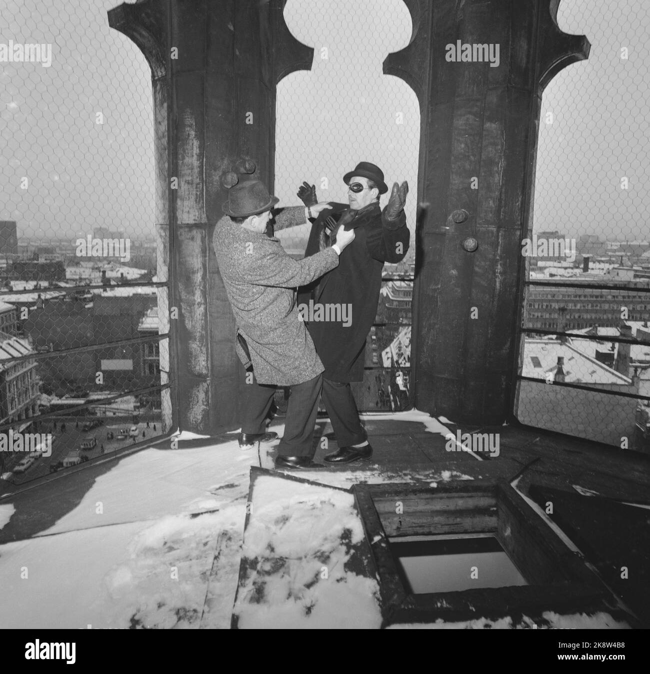 Aage storlokken current ntb hats theatre full figure coat hi-res stock ...