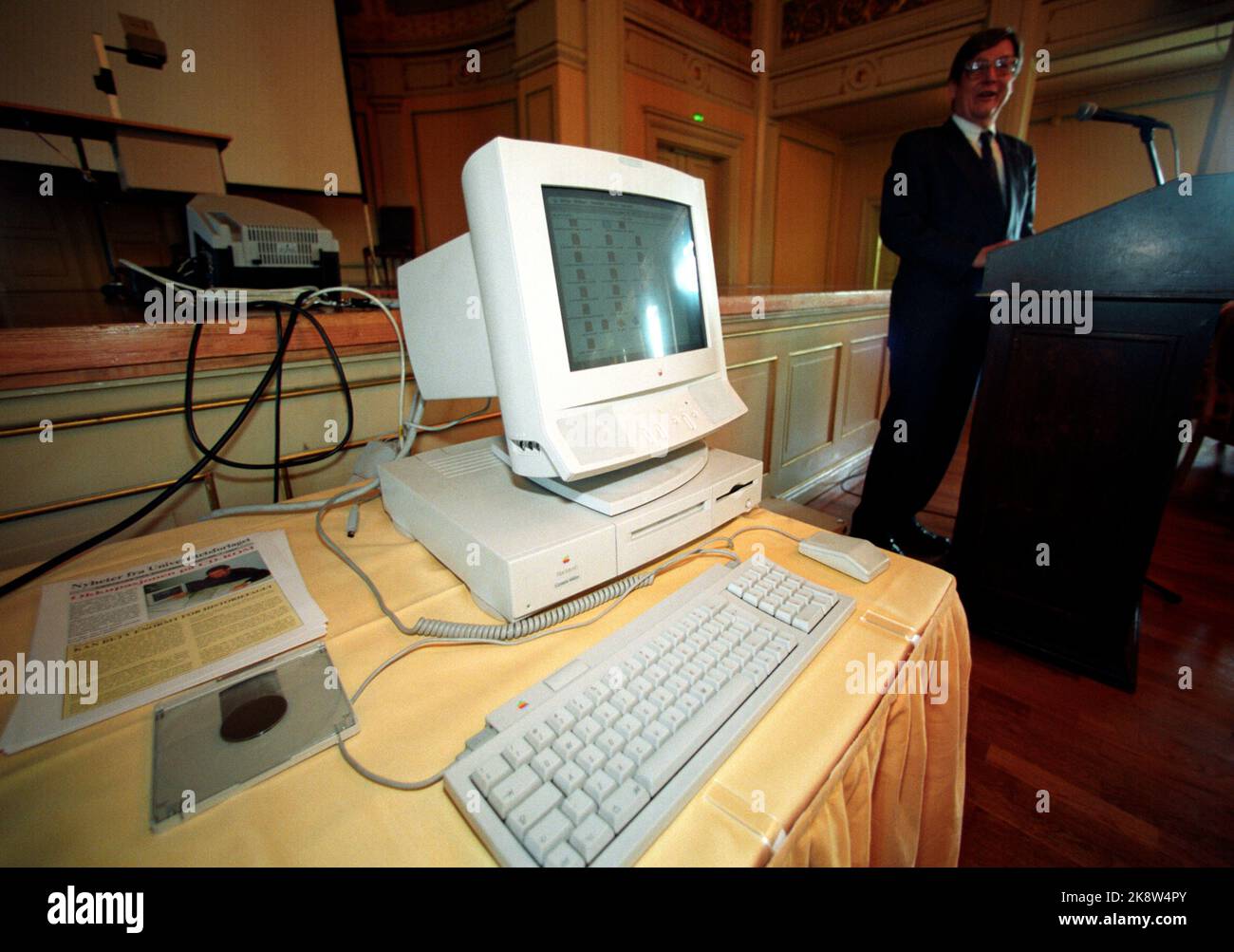 19940505 hi-res stock photography and images - Alamy