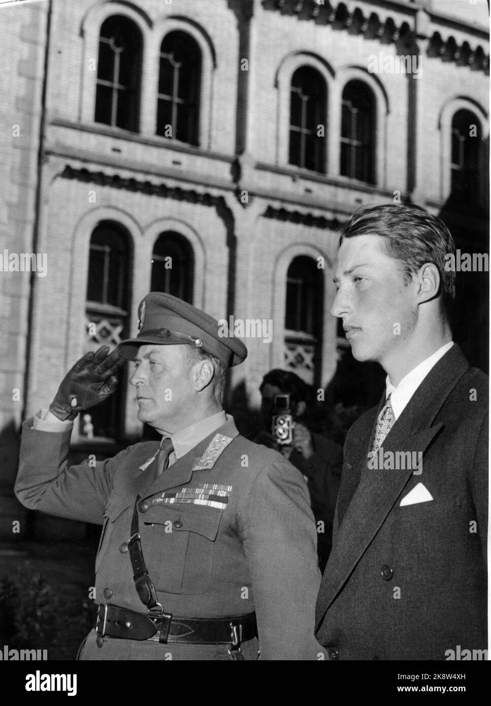 Oslo 19550607 Crown Prince Olav (TV) and Prince Harald together outside ...