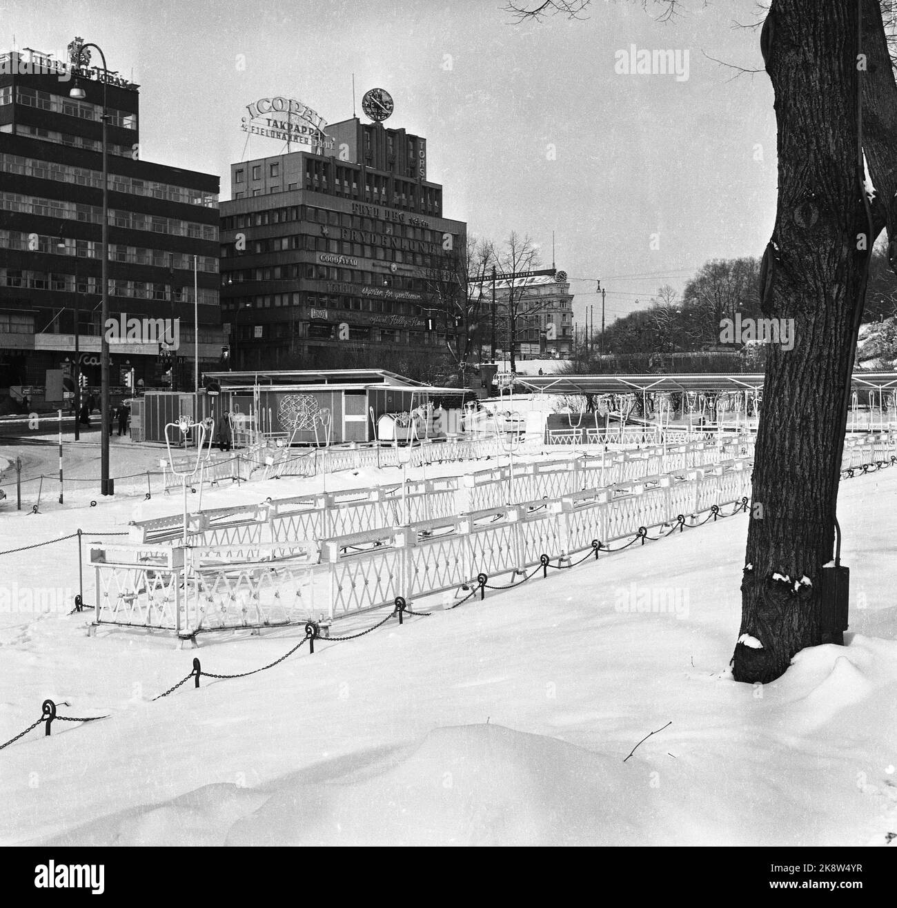 1963 the outdoor restaurant hi-res stock photography and images - Alamy