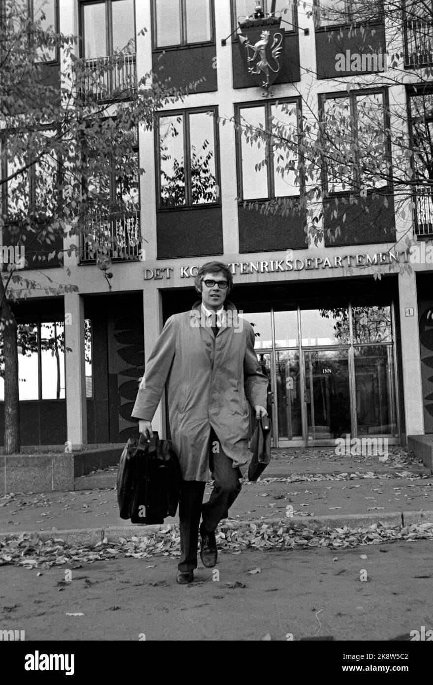 Personal secretary arne treholt hi-res stock photography and images - Alamy Personal secretary arne treholt hi-res stock photography and images - Alamy
