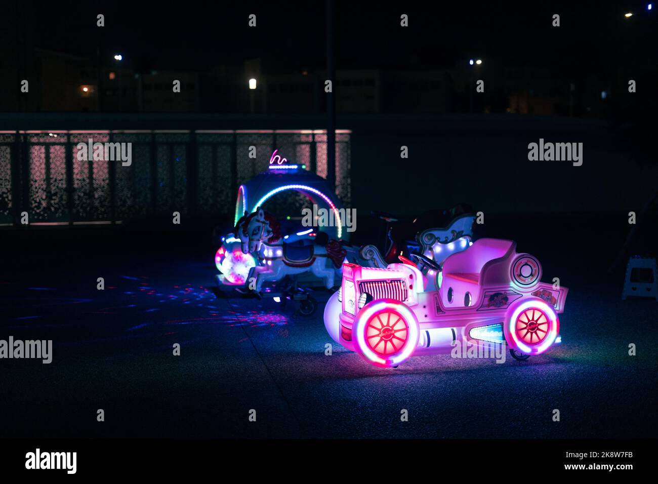Kids in the night hi-res stock photography and images - Alamy