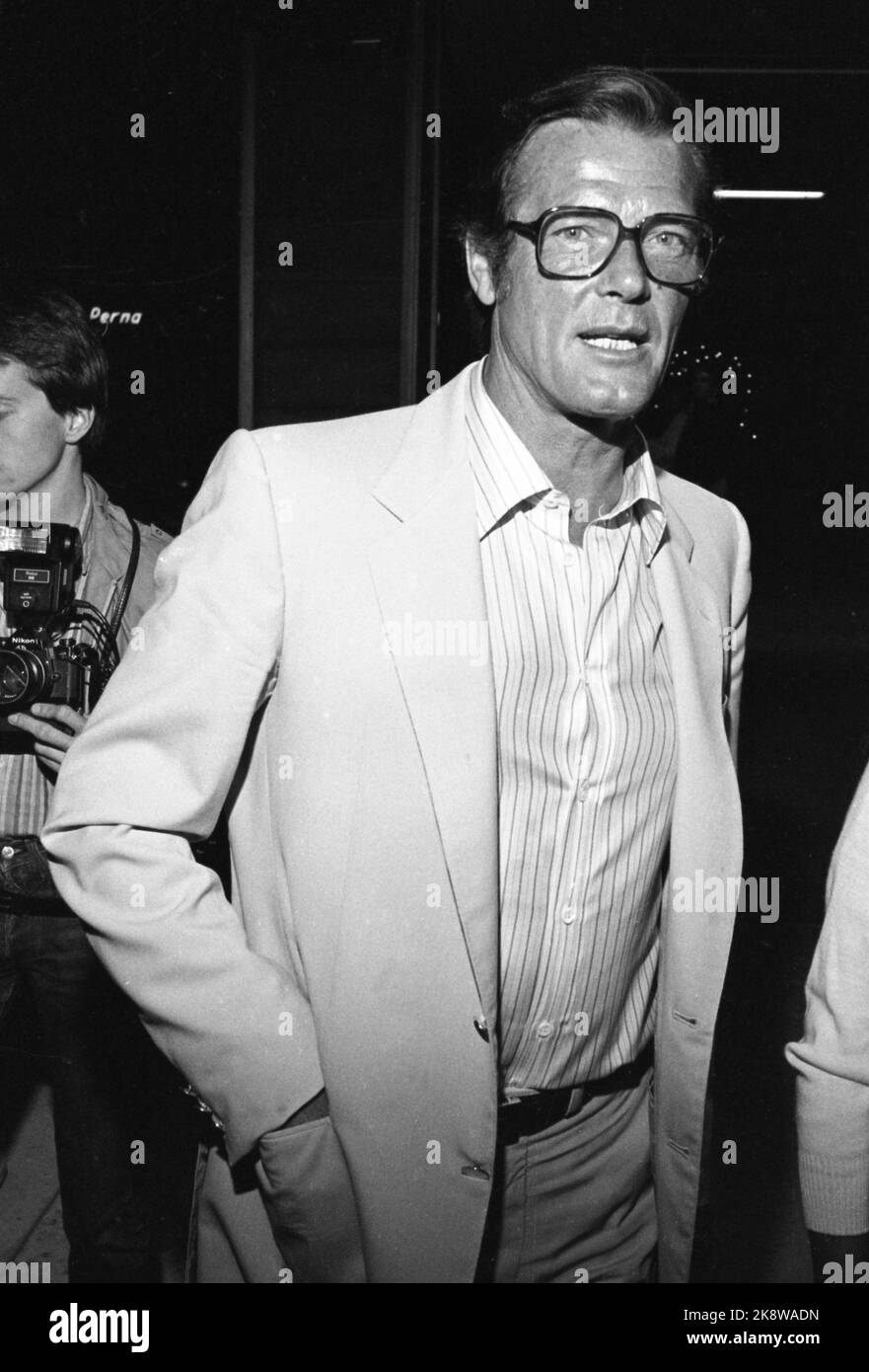 Roger Moore April 25, 1982. Credit: Ralph Dominguez/MediaPunch Stock ...