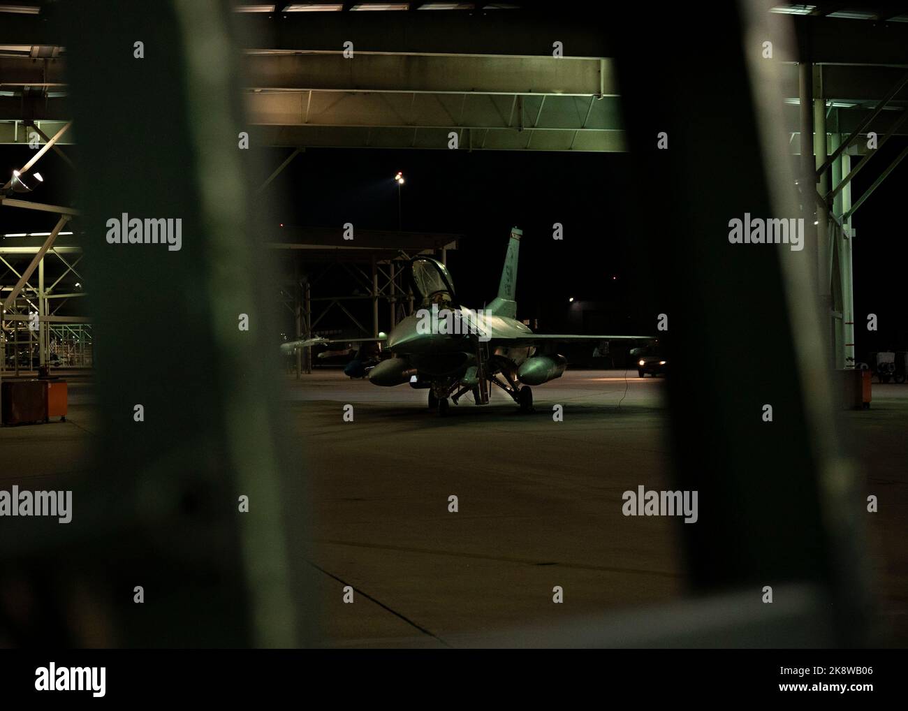 A U.S. Air Force F-16C Fighting Falcon from the 77th Fighter Squadron ...