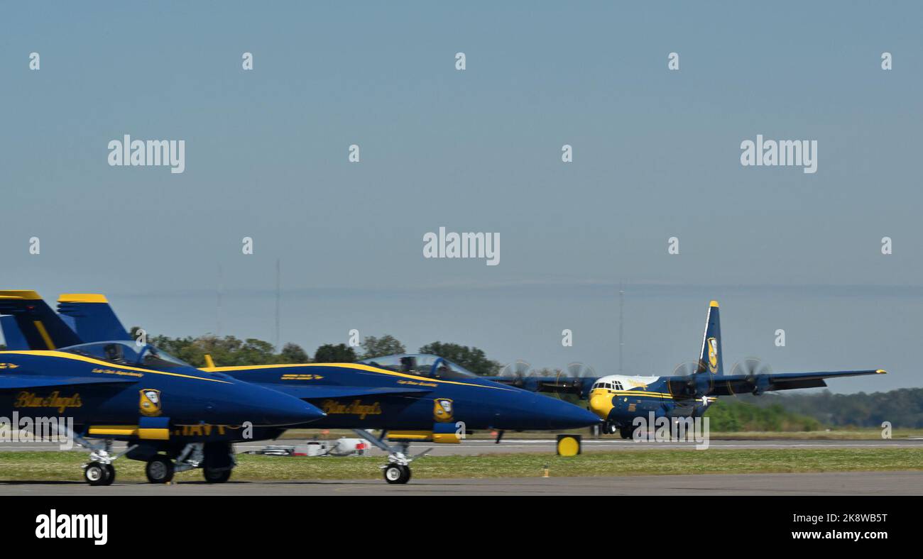 JACKSONVILLE, FL. (Oct. 22, 2022)The Blue Angels support aircraft, Fat ...