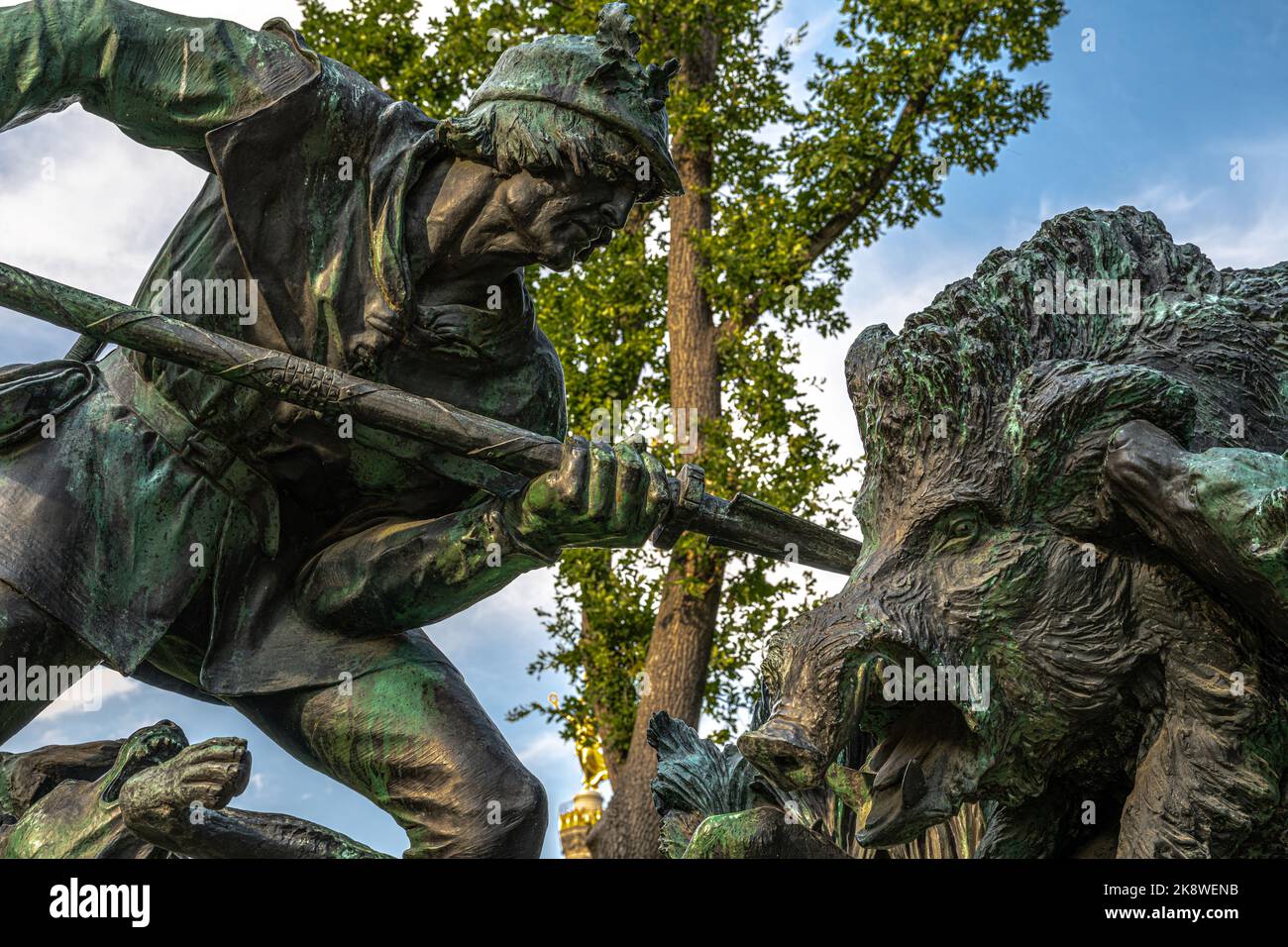 Statue of hunting scene hi-res stock photography and images - Alamy
