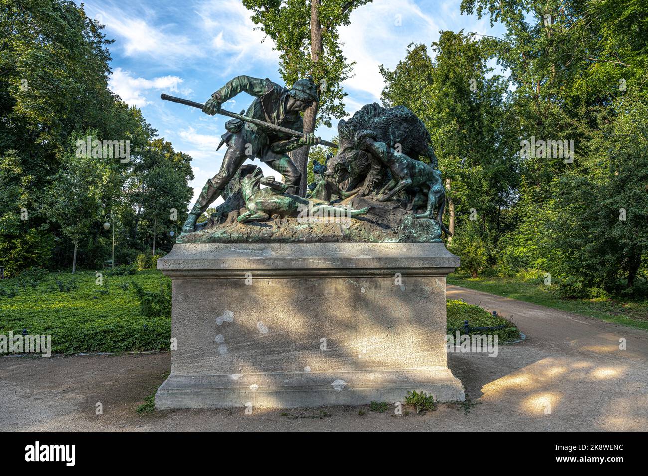 Statue of hunting scene hi-res stock photography and images - Alamy
