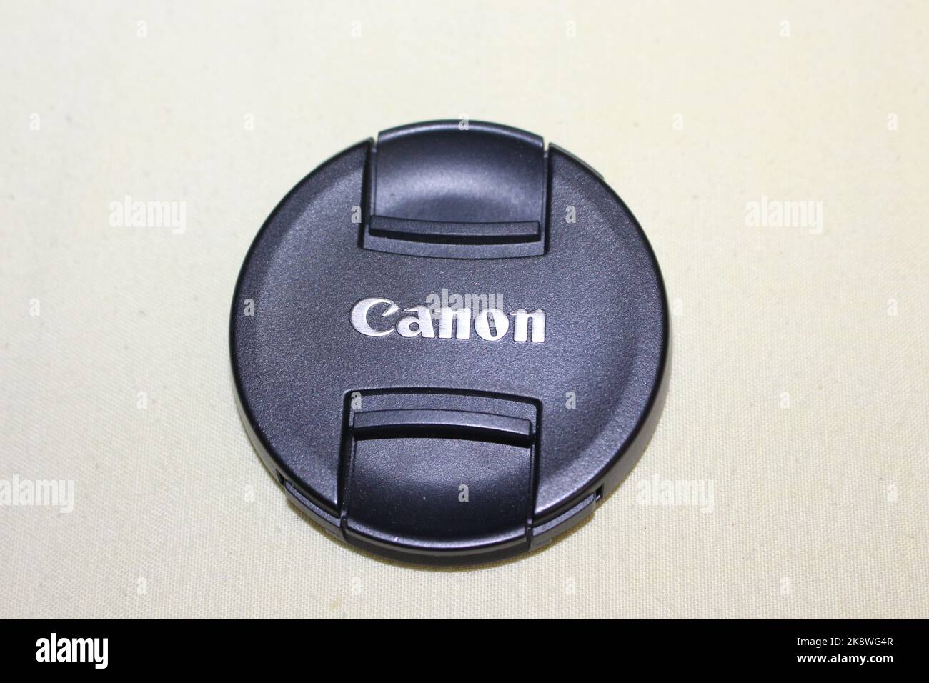 Canon lens cap hi-res stock photography and images - Alamy