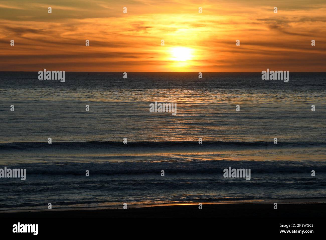Coast at sunet hi-res stock photography and images - Alamy