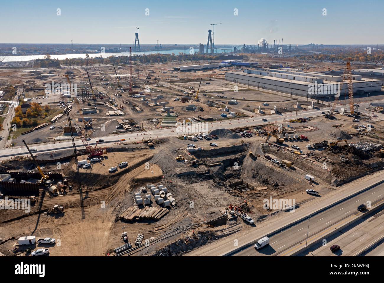 Detroit, Michigan, USA. 24th Oct, 2022. Construction of the freeway ...