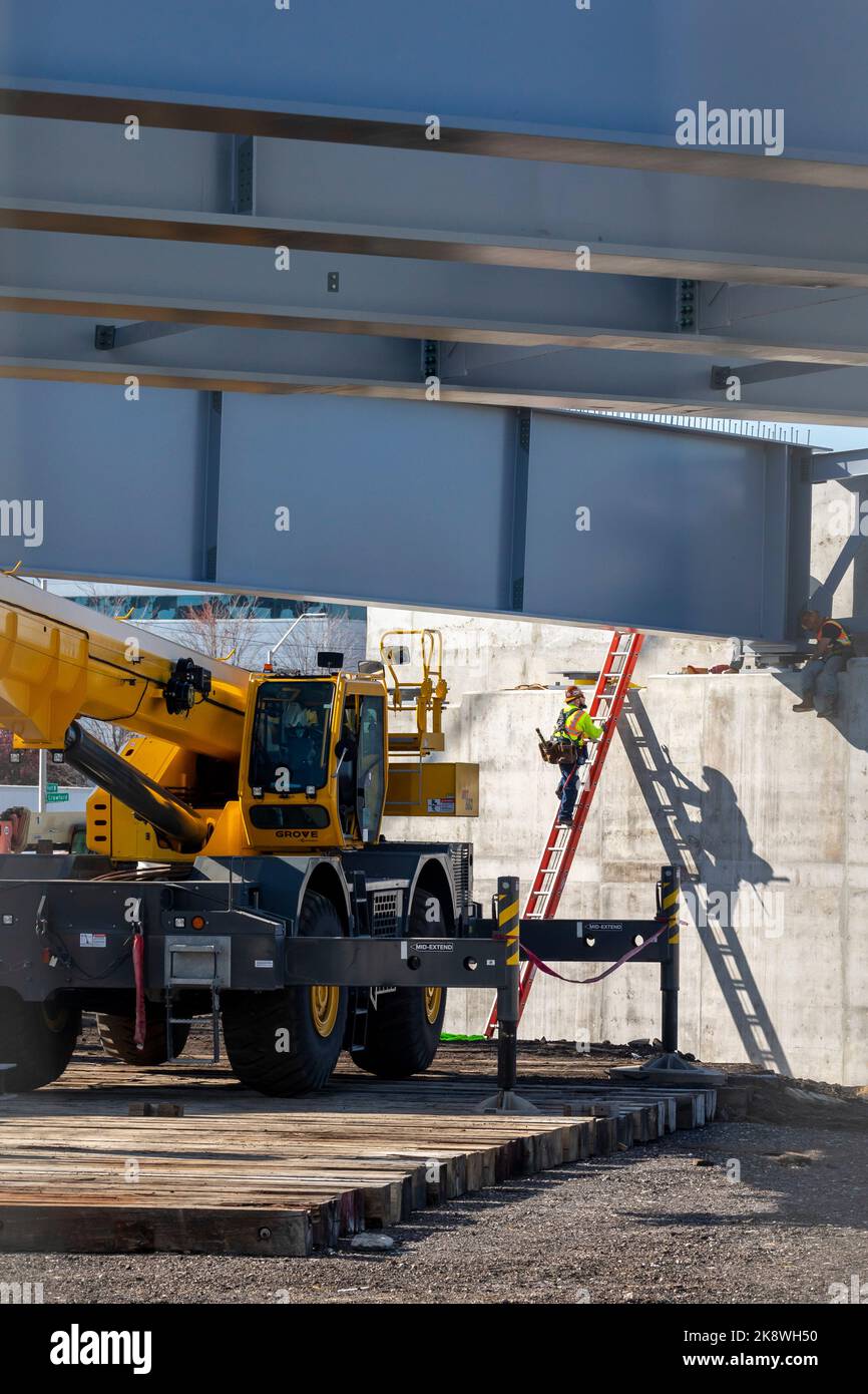 Detroit, Michigan, USA. 24th Oct, 2022. Construction of the freeway ...