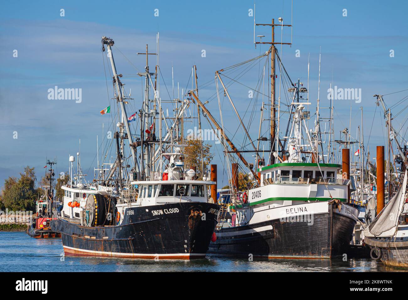 Commercial fishing vessel Snow Cloud preparing to dock in Steveston ...