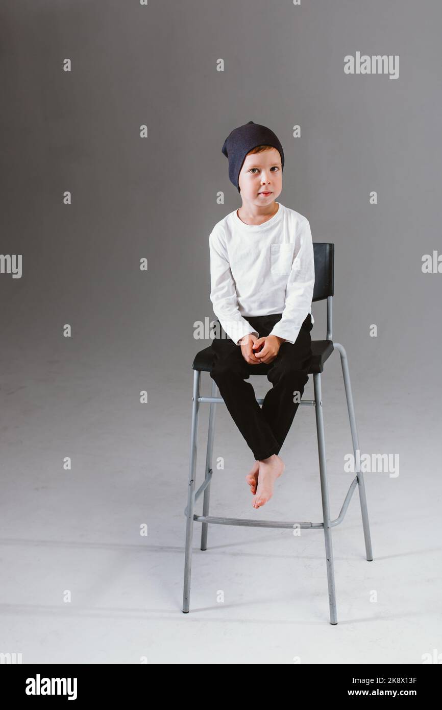 White cyclorama photoshoot hi-res stock photography and images - Alamy