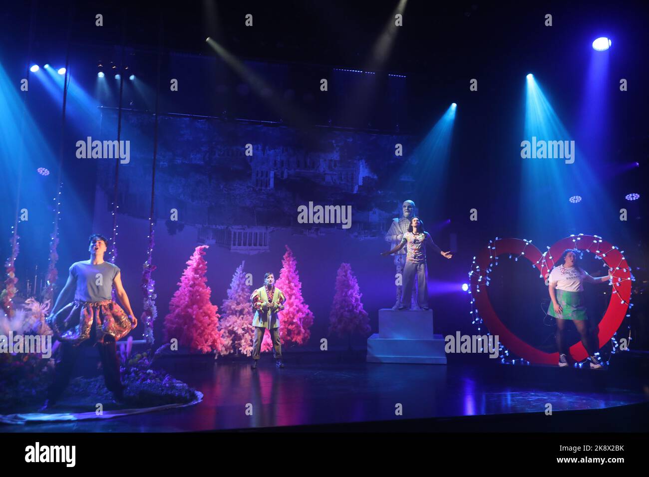 Sydney, Australia. 25th October 2022. Cast perform during a media call ...