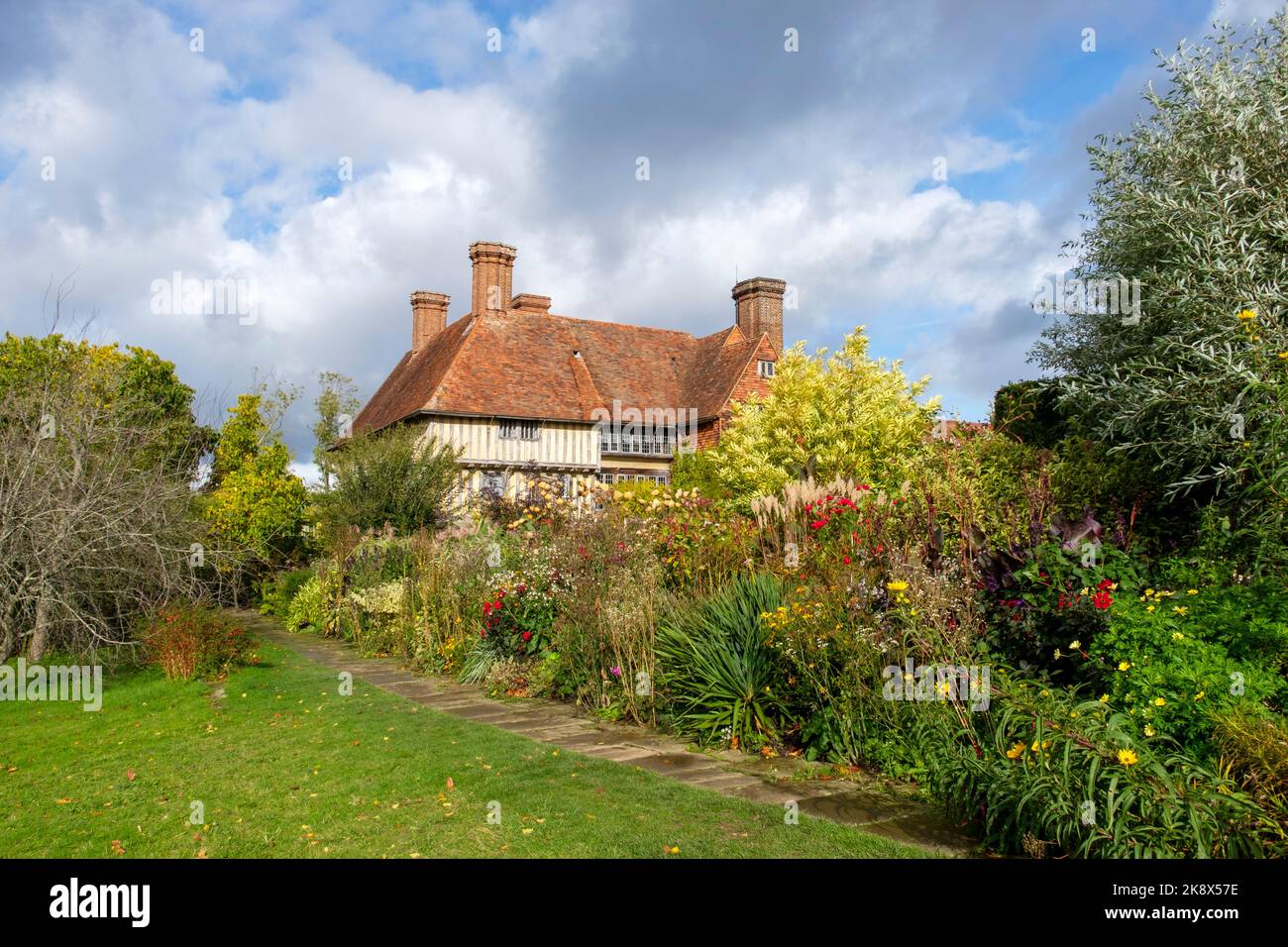Great dixter sussex autumn hi-res stock photography and images - Alamy