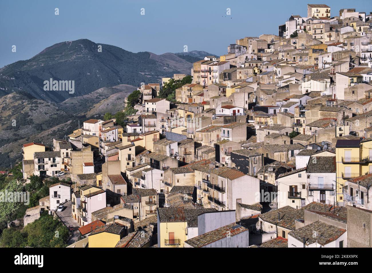 hillside village of Prizzi in Western Sicily, Italy Stock Photo - Alamy