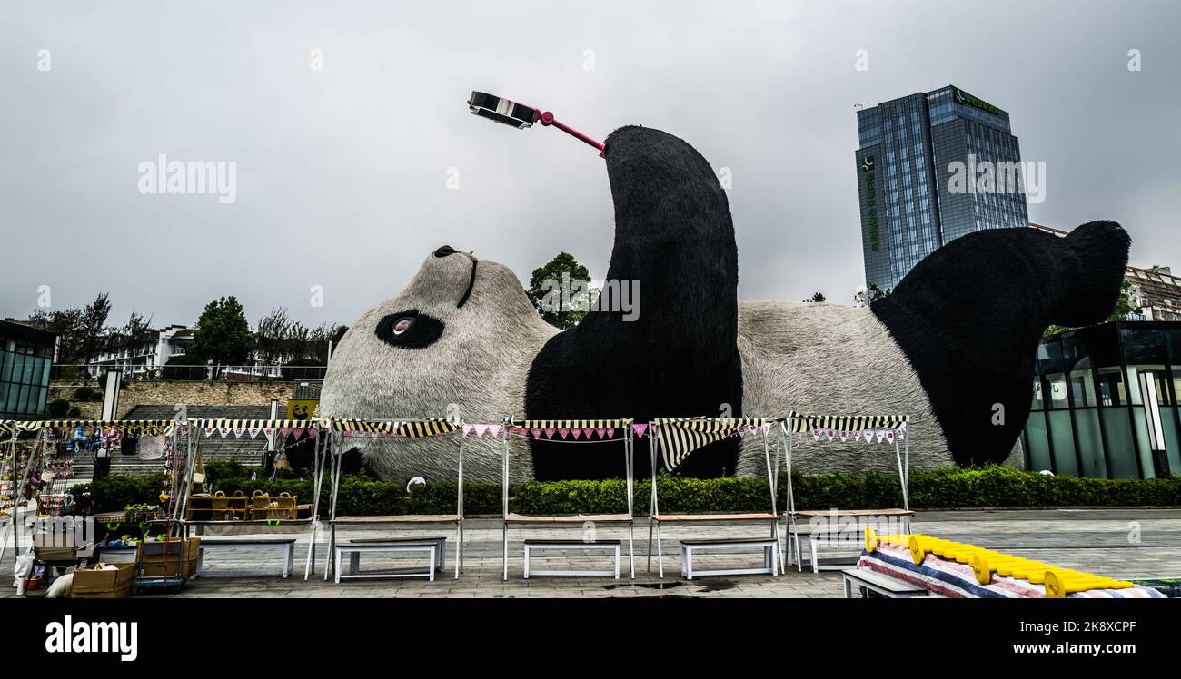 The panda sculpture of "panda takes a selfie" designed by the famous ...