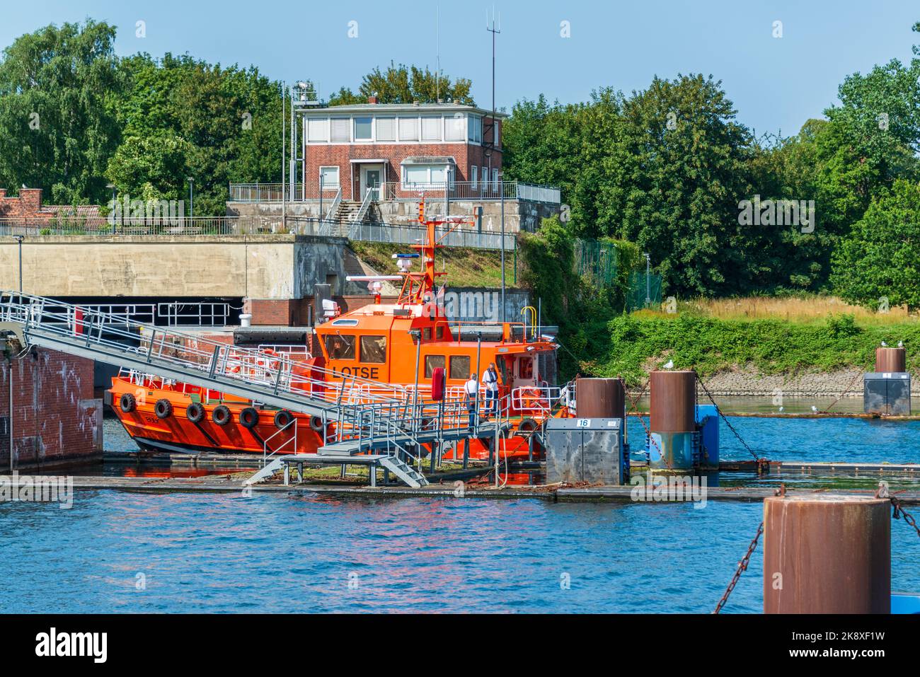 Das lotsenboot hi-res stock photography and images - Alamy
