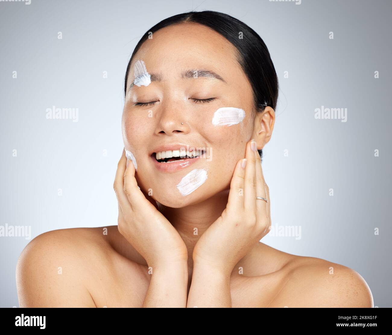 Facial product hi-res stock photography and images - Alamy