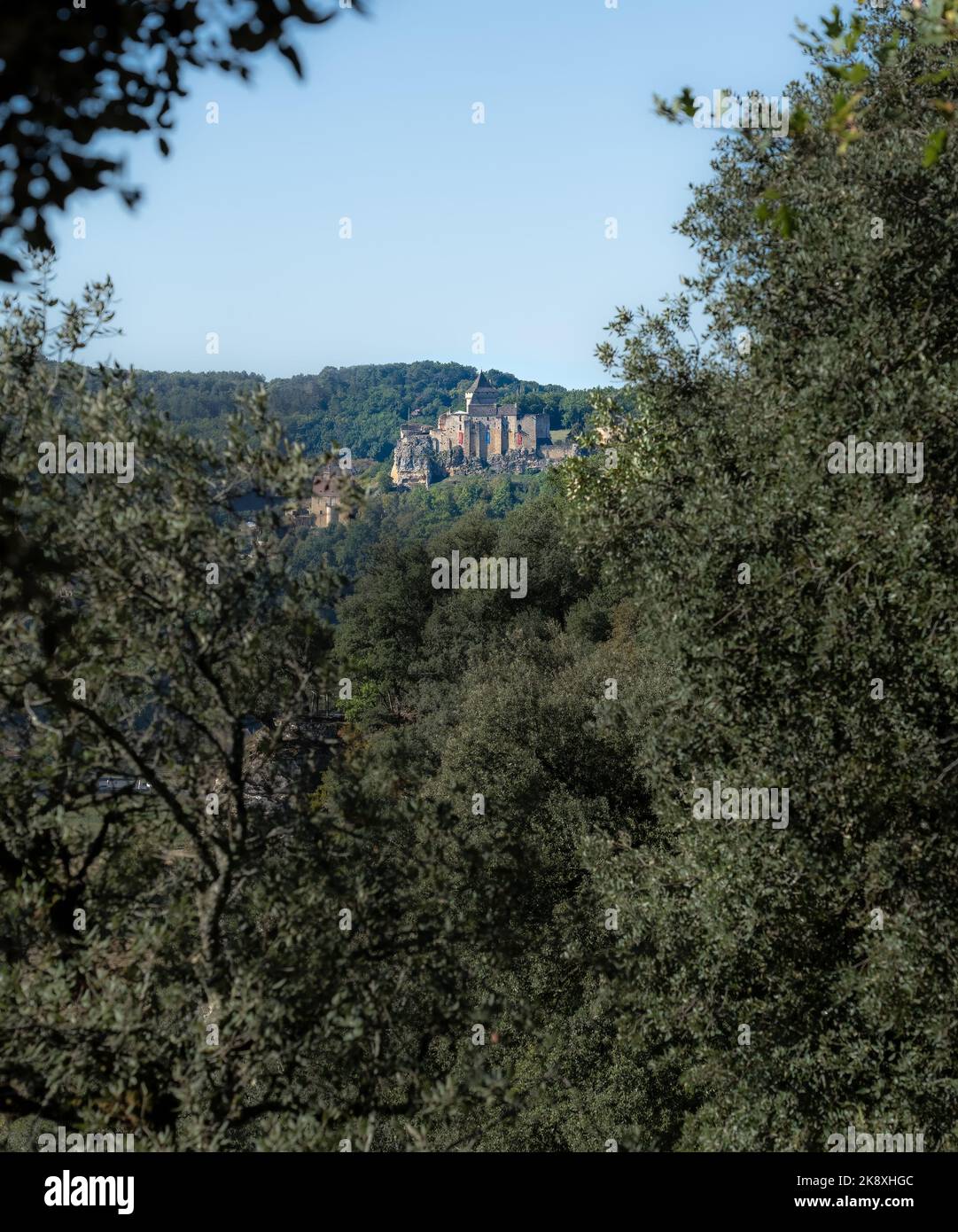Castelnaud castle (Chateau de Castelnaud-la-Chapelle) built on a ...