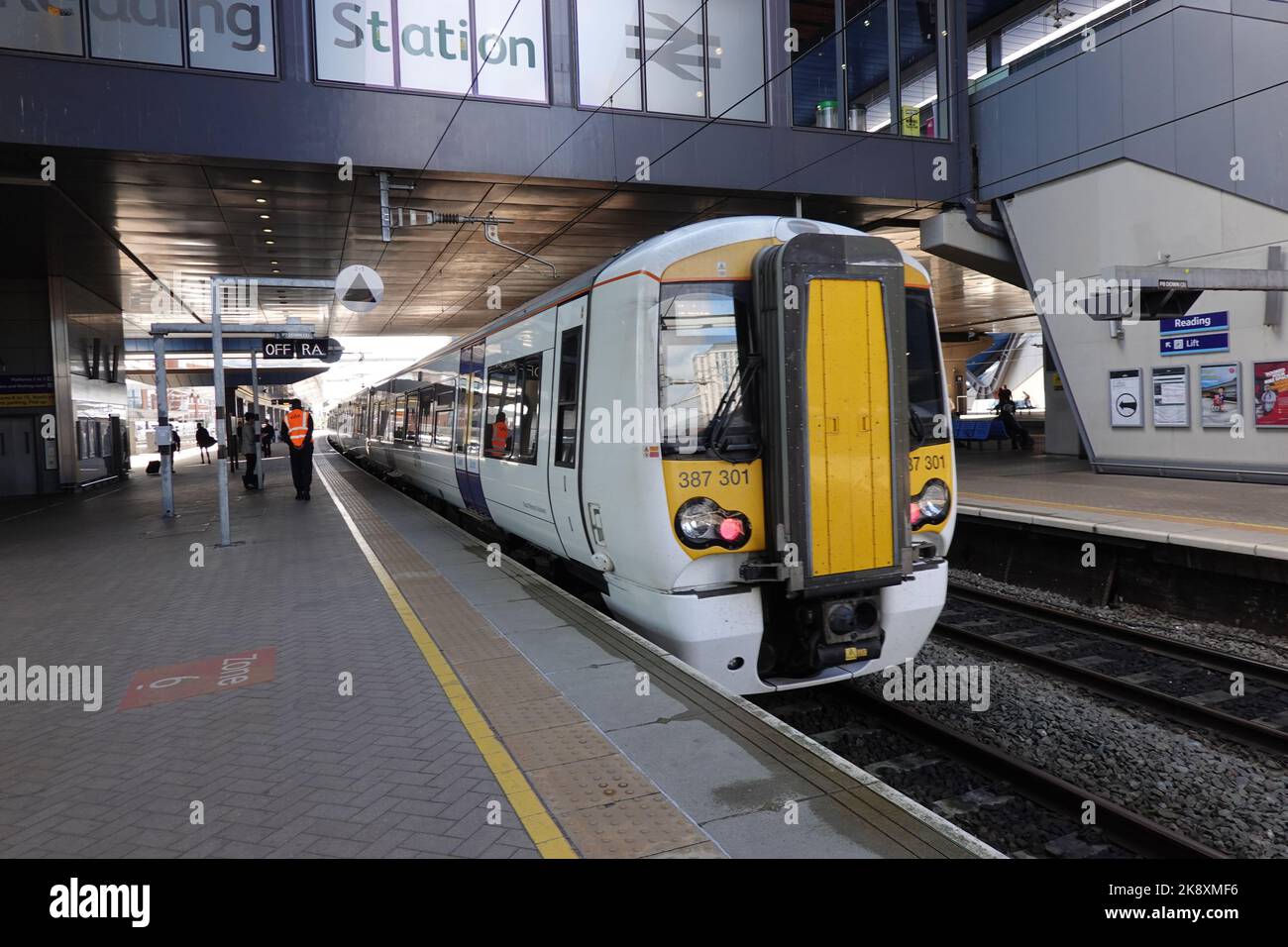 GWR Class 387 at Reading Station Stock Photo - Alamy