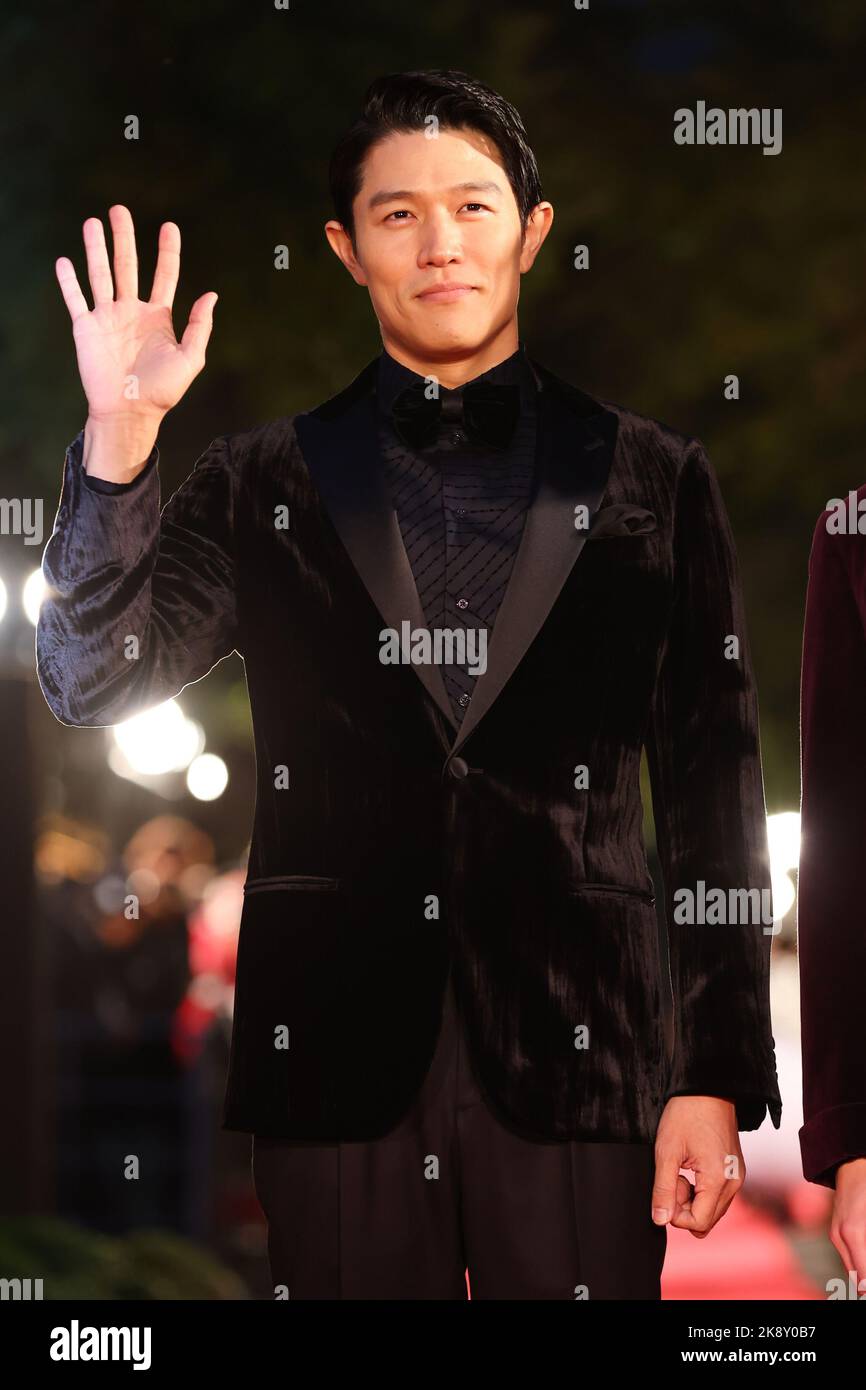 Ryohei Suzuki Shirtless