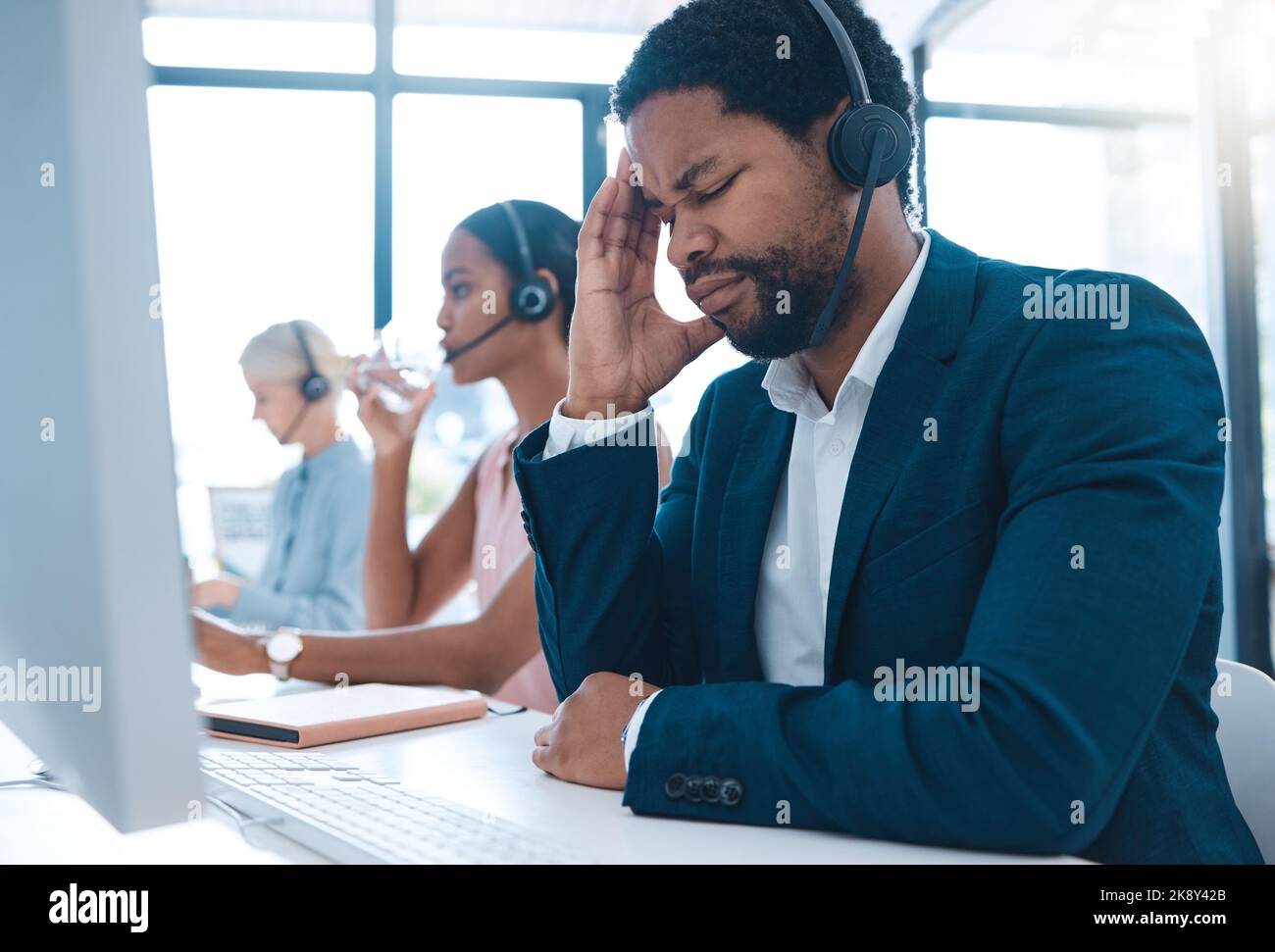 Office operator stress computer hi-res stock photography and images - Alamy