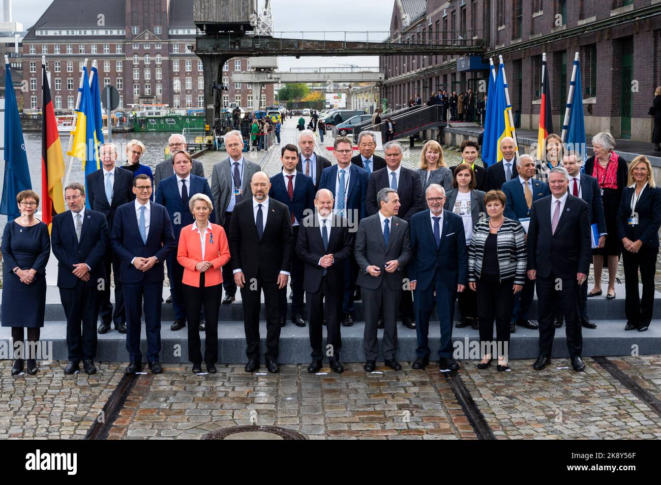 25 October 2022, Berlin: Members of the expert conference, including ...