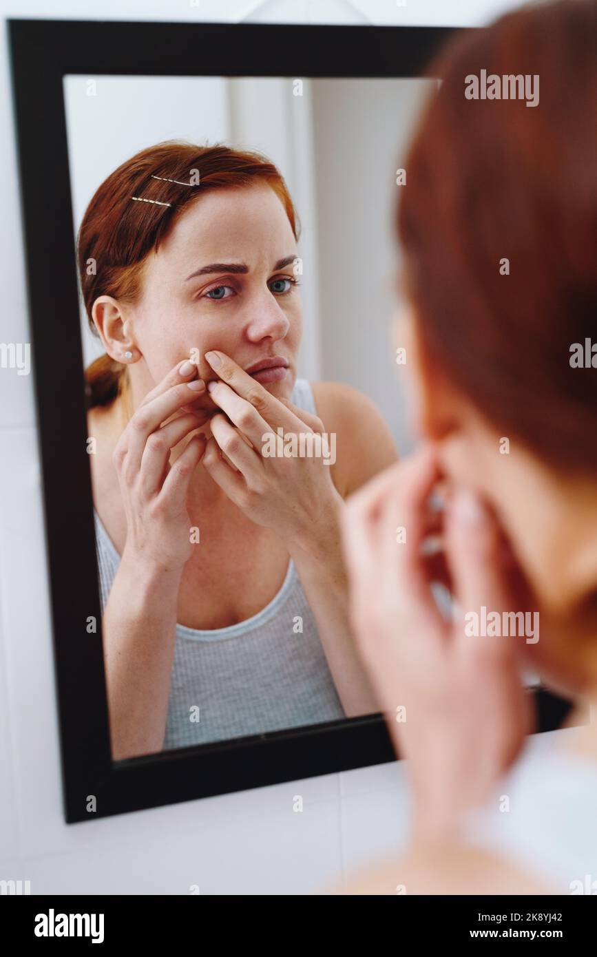 Popping spot mirror hi-res stock photography and images - Alamy