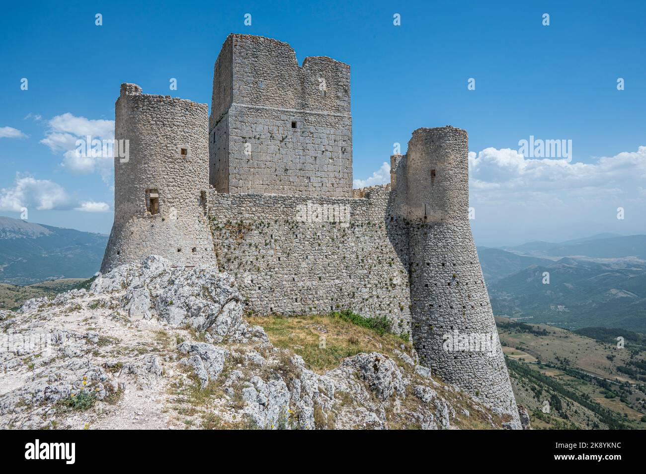 the beautiful castle of Rocca Calascio and where the film Ladyhawke was ...