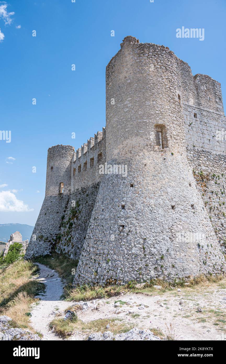 the beautiful castle of Rocca Calascio and where the film Ladyhawke was ...