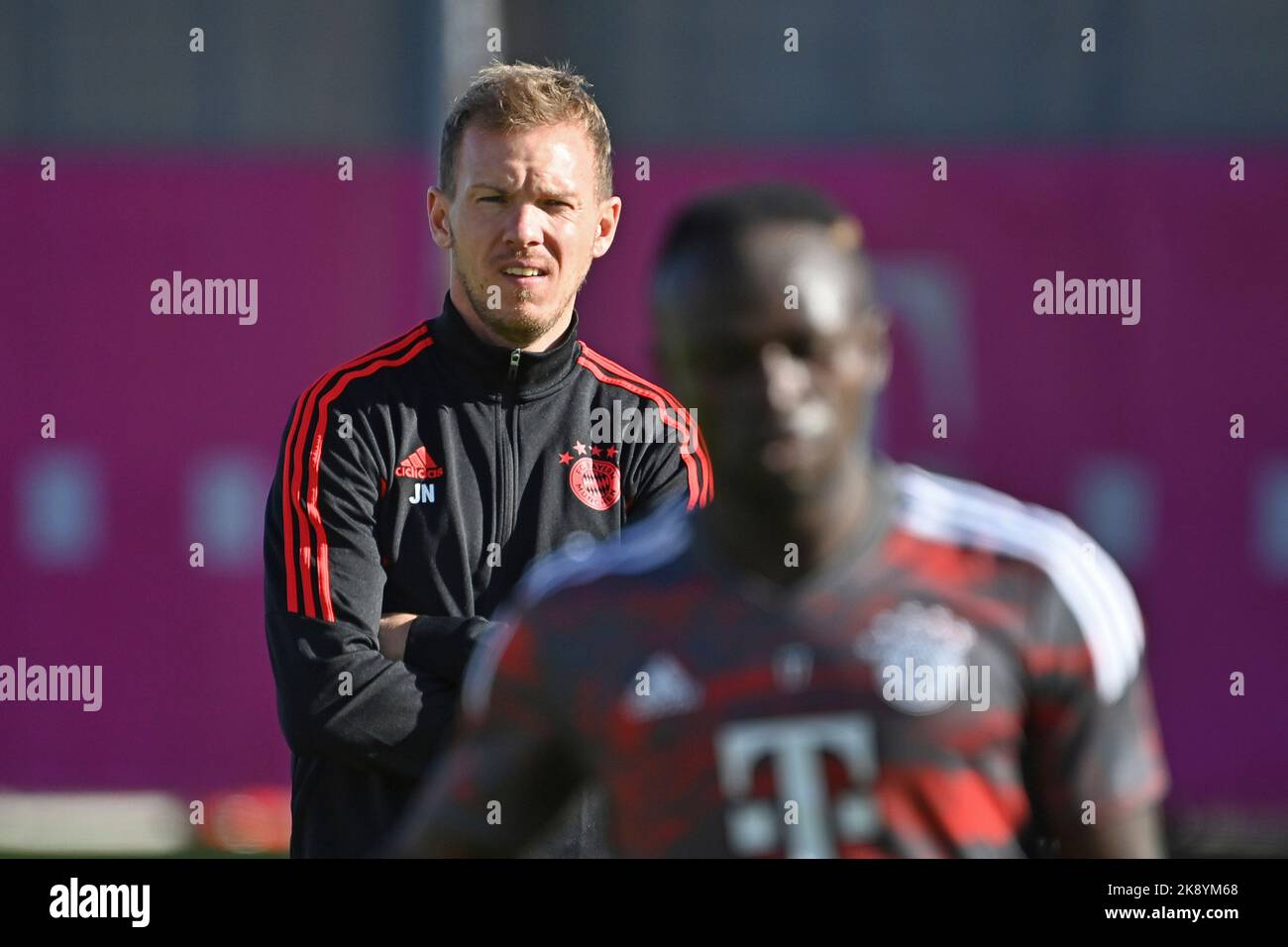 coach Julian NAGELSMANN (FC Bayern Munich), in front:Sadio MANE (FC ...