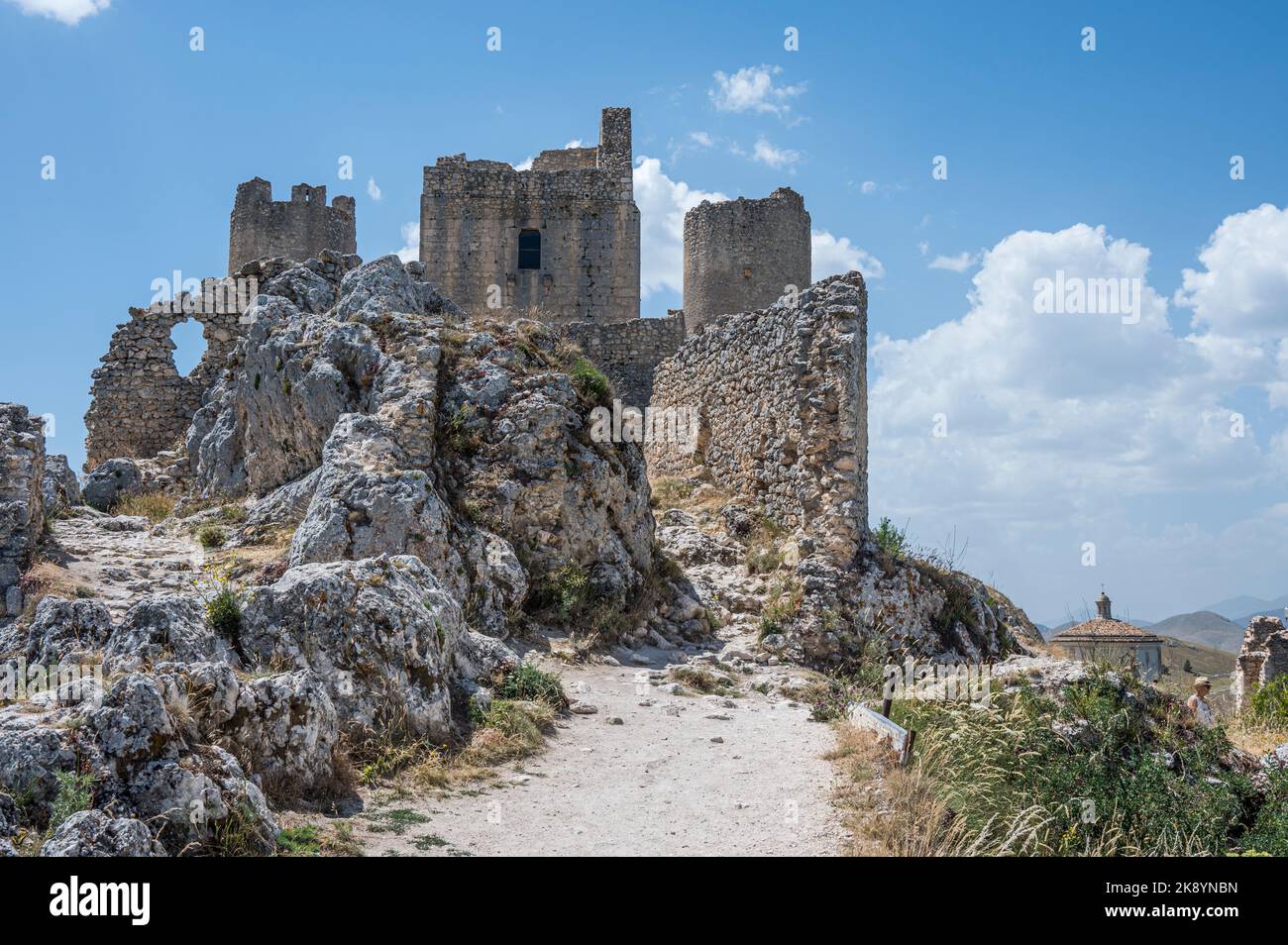the beautiful castle of Rocca Calascio and where the film Ladyhawke was ...