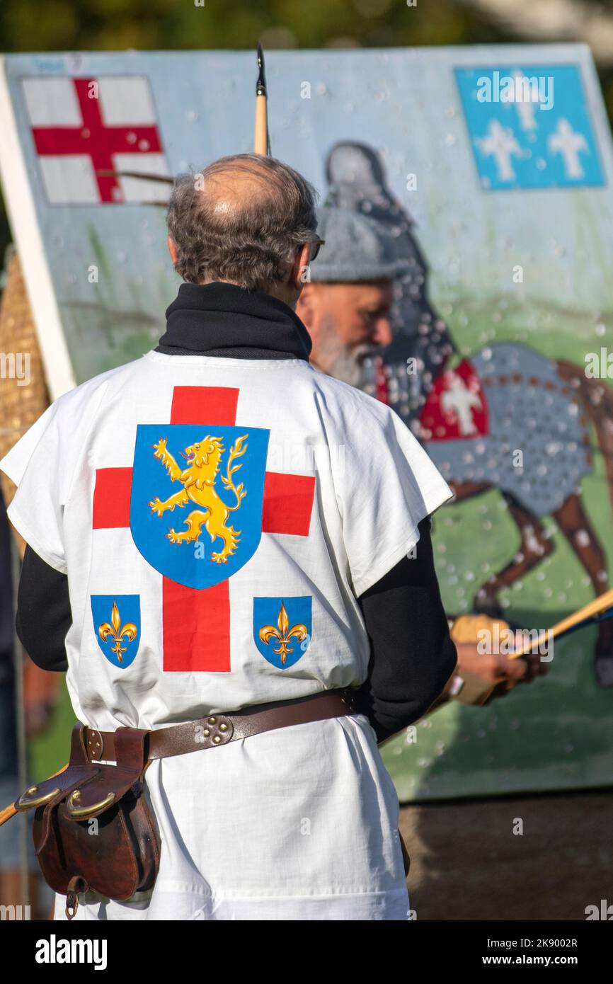 Battle of agincourt long bow hi-res stock photography and images - Alamy