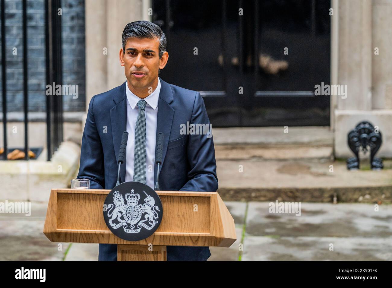 London, UK. 25th Oct, 2022. Rishi Sunak arrives in Downing Street as ...
