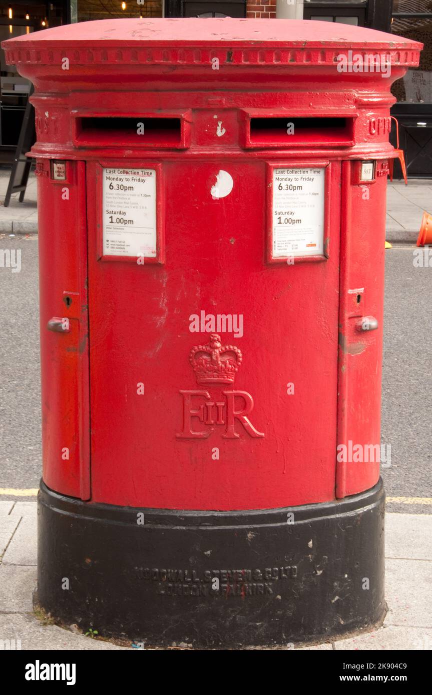 London postal service hi-res stock photography and images - Alamy