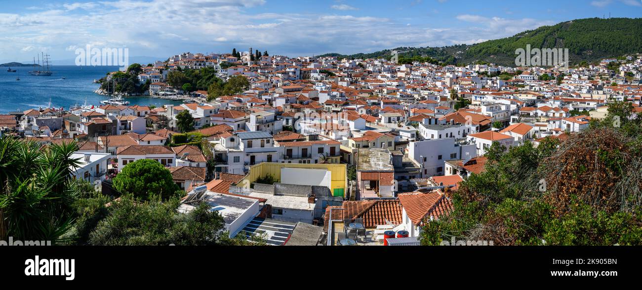 Skiathos town from above hi-res stock photography and images - Alamy